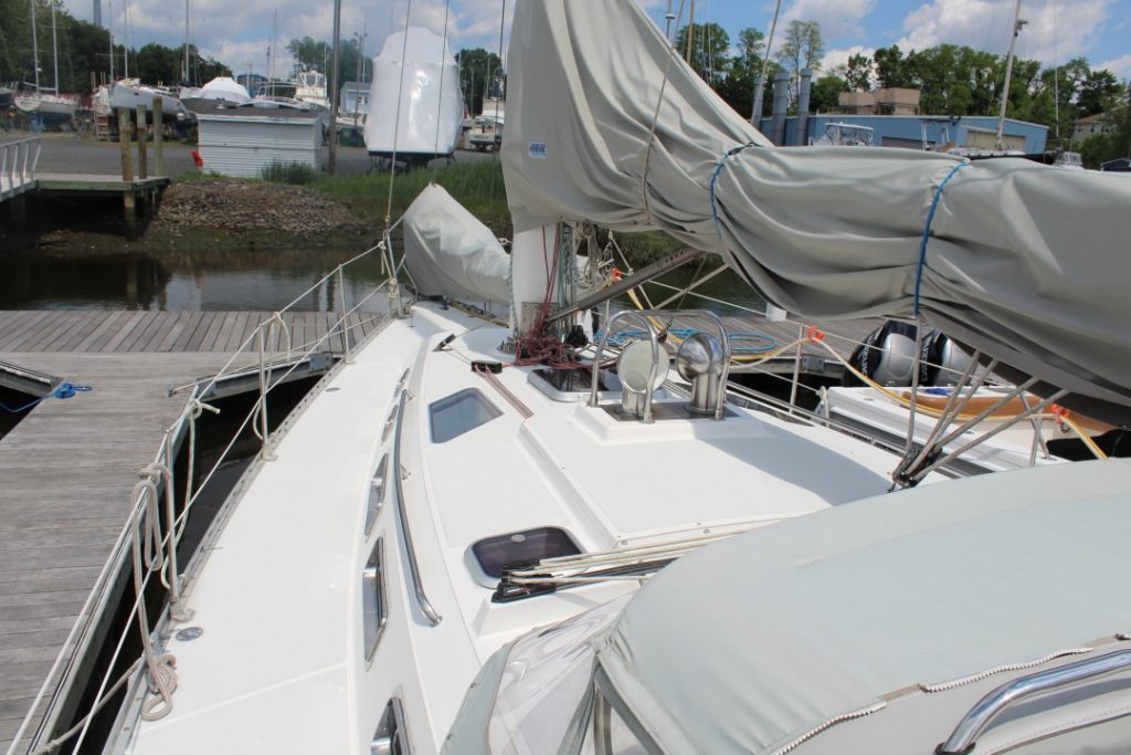 40′ Freedom 40/40 – 1995 | Ambrose Yacht Sales