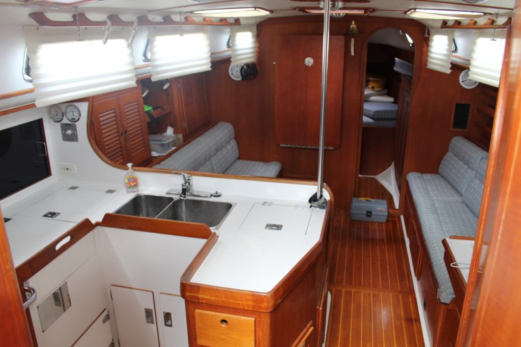 40′ Freedom 40/40 – 1995 | Ambrose Yacht Sales