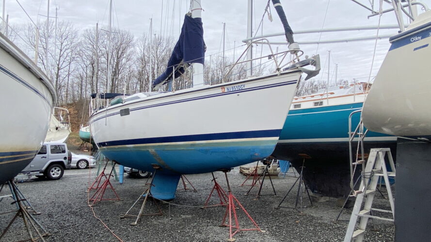 36′ Hunter Vision 36 – 1993 | Ambrose Yacht Sales