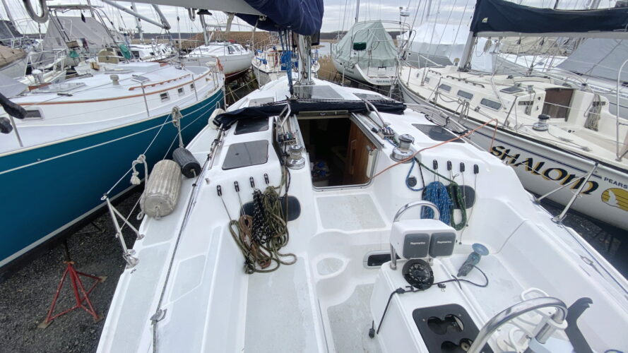36′ Hunter Vision 36 – 1993 | Ambrose Yacht Sales