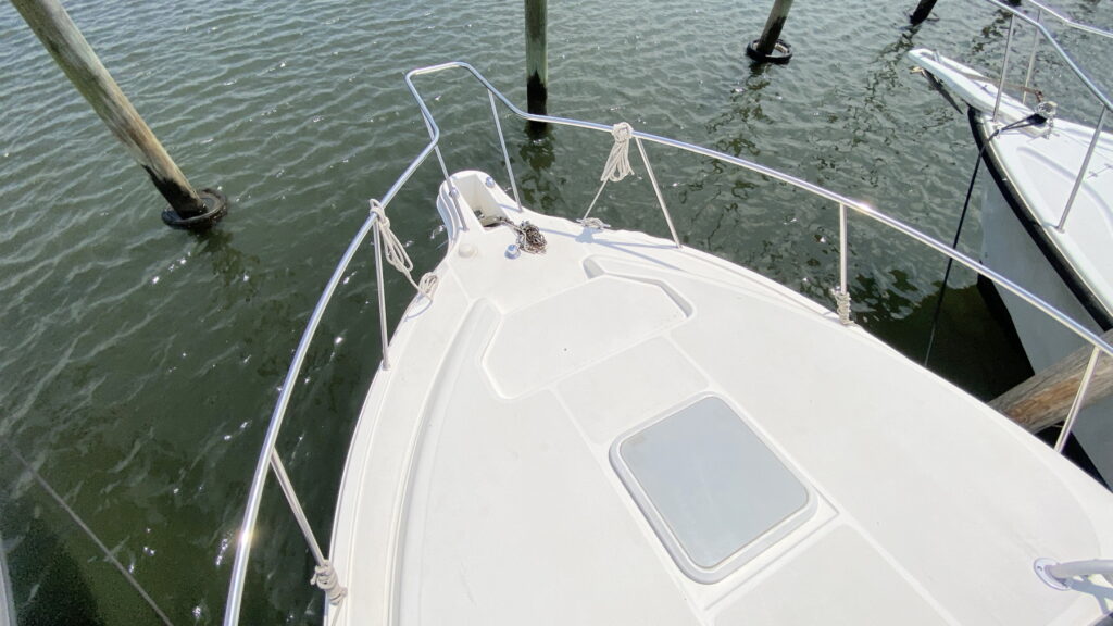 27′ Aquasport 275 Explorer – 2004 | Ambrose Yacht Sales