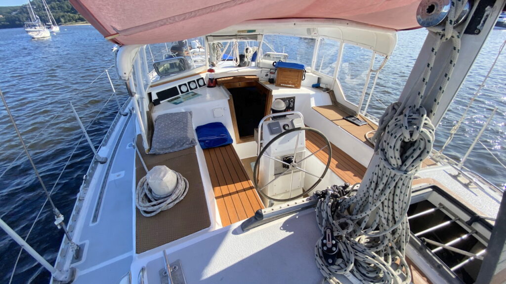 43′ Bruce Roberts Mauritius 43 Ketch – 1990 | Ambrose Yacht Sales