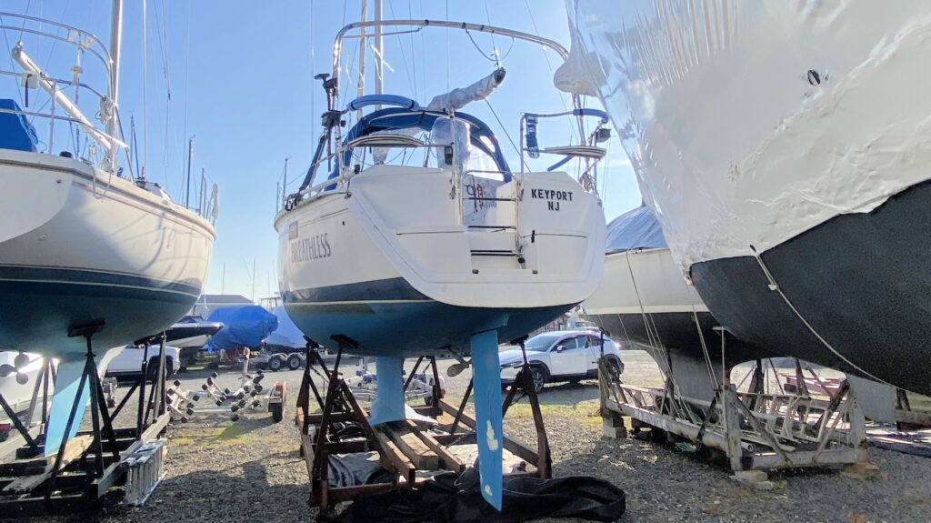 33′ Hunter 33.5 Sloop – 1993 | Ambrose Yacht Sales